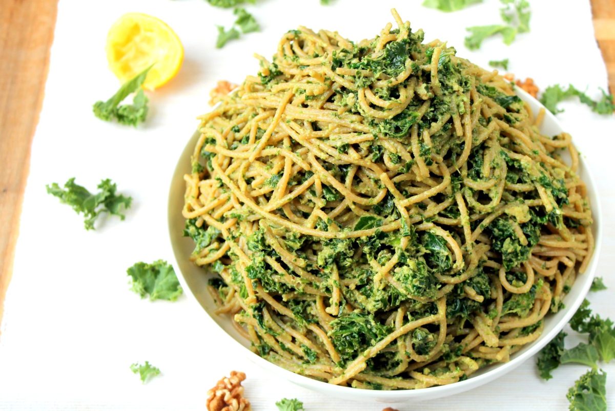 Kale & Avocado Pesto Pasta - Happy Veggie Kitchen