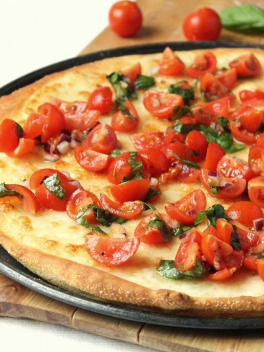 Pie Crust Pizza (with Shortcrust Pastry) - Happy Veggie Kitchen