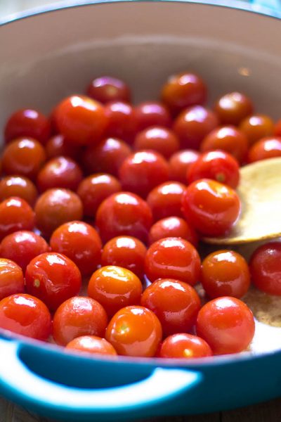 Simple Spaghetti Caprese - Happy Veggie Kitchen