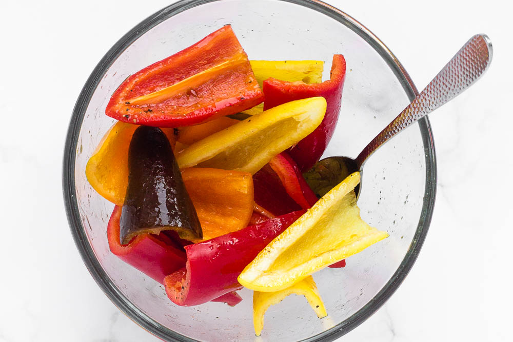 Sweet Pepper & Mozzarella Salad - Happy Veggie Kitchen