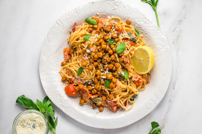 Spaghetti with Crispy Chickpeas - Happy Veggie Kitchen