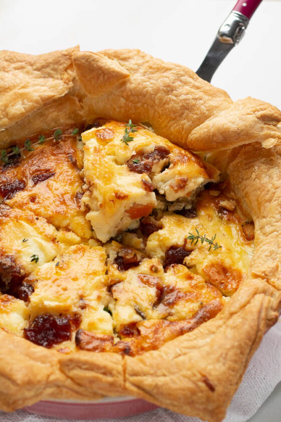 Vegetarian Christmas Quiche - Happy Veggie Kitchen