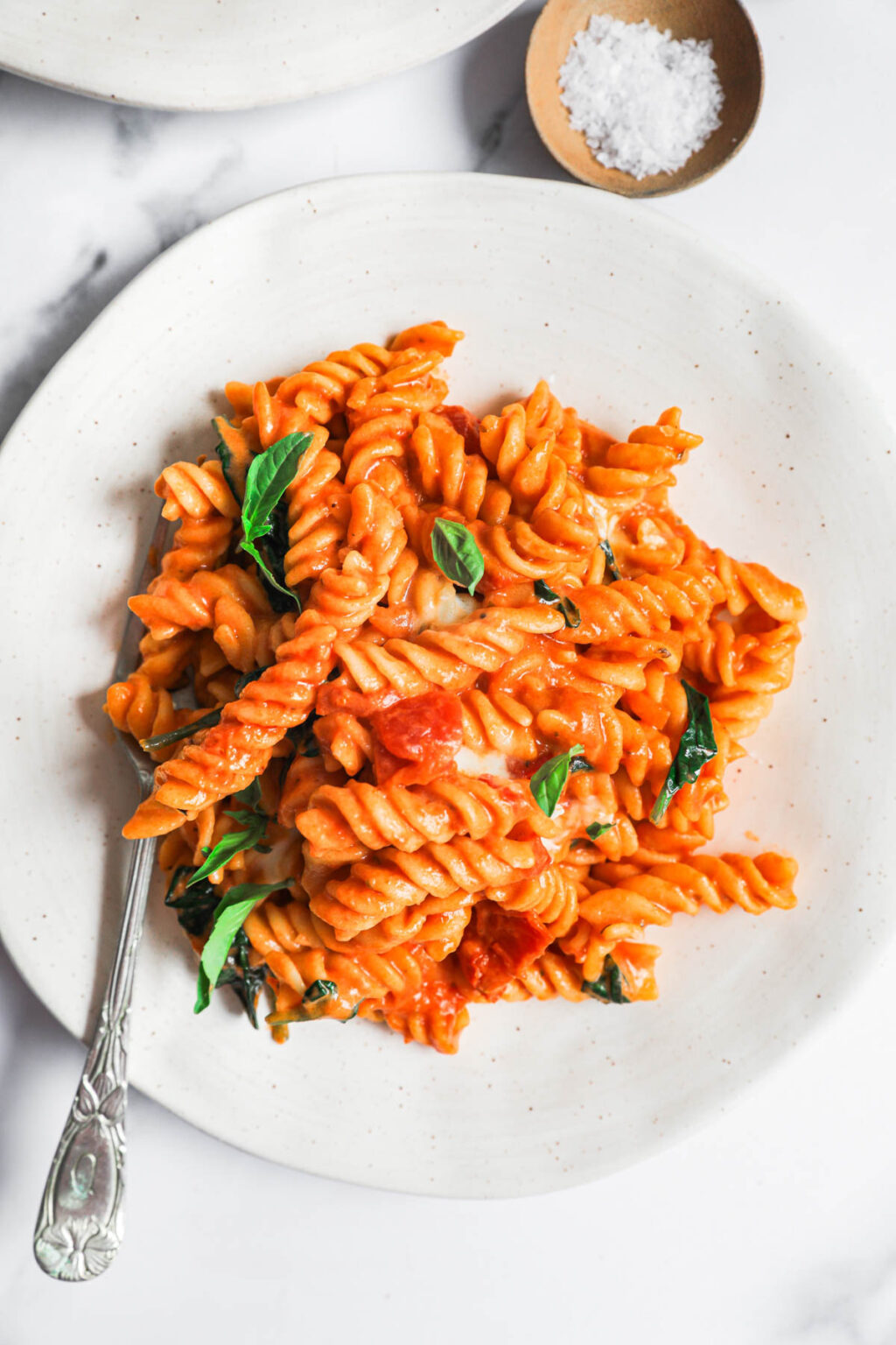 One Pot Pasta with Tomato & Mascarpone Sauce - Happy Veggie Kitchen