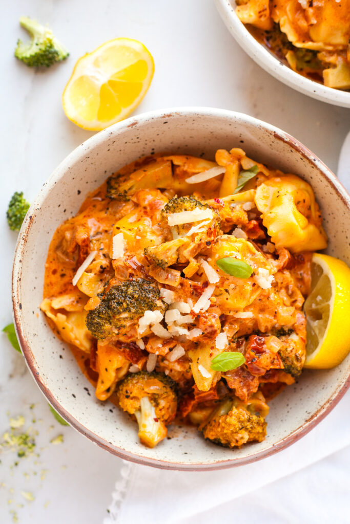 Marry Me Tortellini with Broccoli - Happy Veggie Kitchen