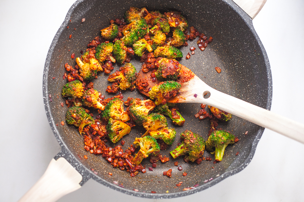 Broccoli Paneer Curry - Happy Veggie Kitchen