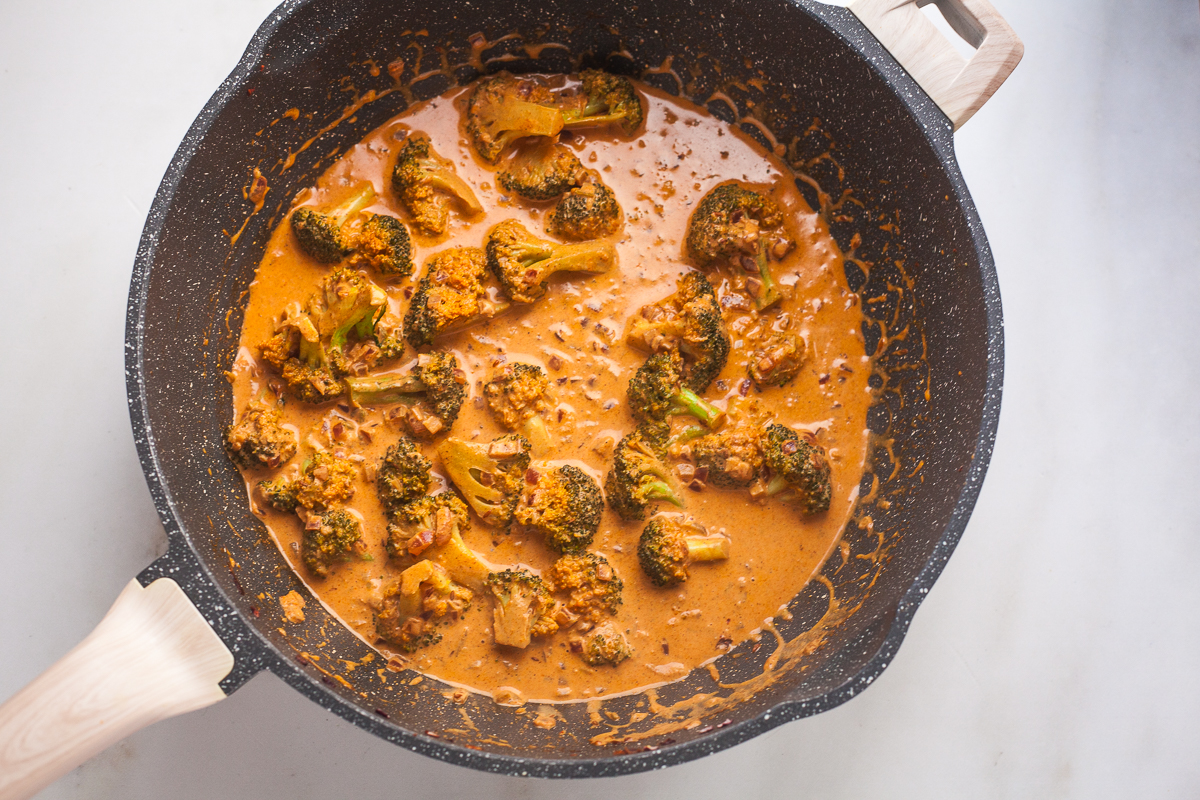 Broccoli Paneer Curry - Happy Veggie Kitchen