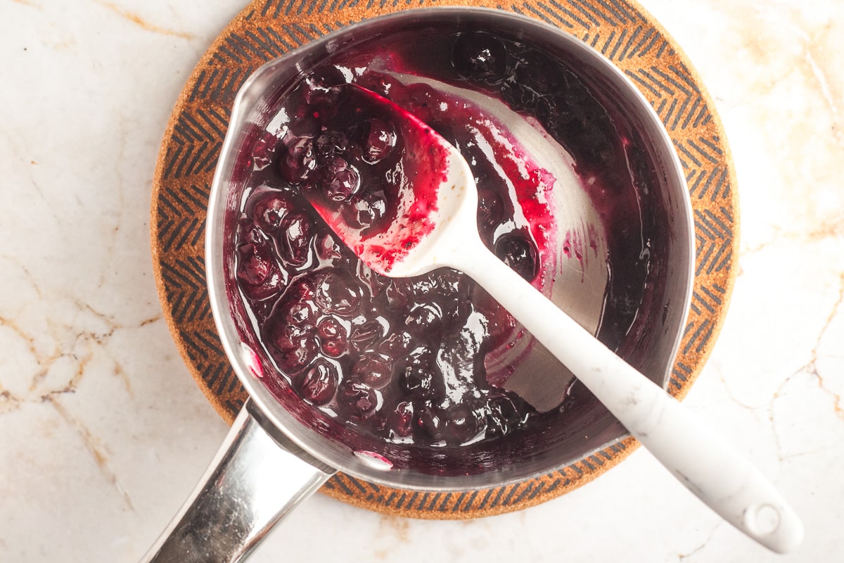 Blueberry Burrata Salad - Happy Veggie Kitchen